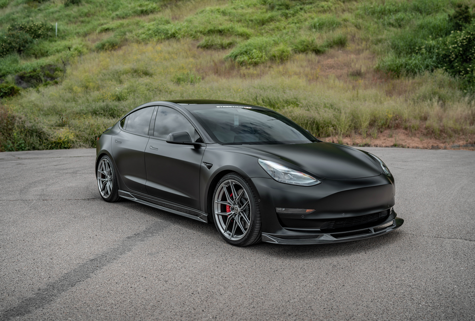 Tesla Model 3 Side Skirts – STREETHUNTER DESIGNS
