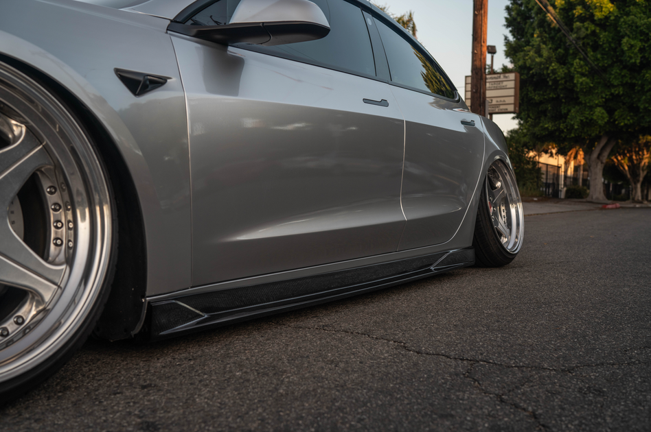 Tesla Model 3 Side Skirts – STREETHUNTER DESIGNS